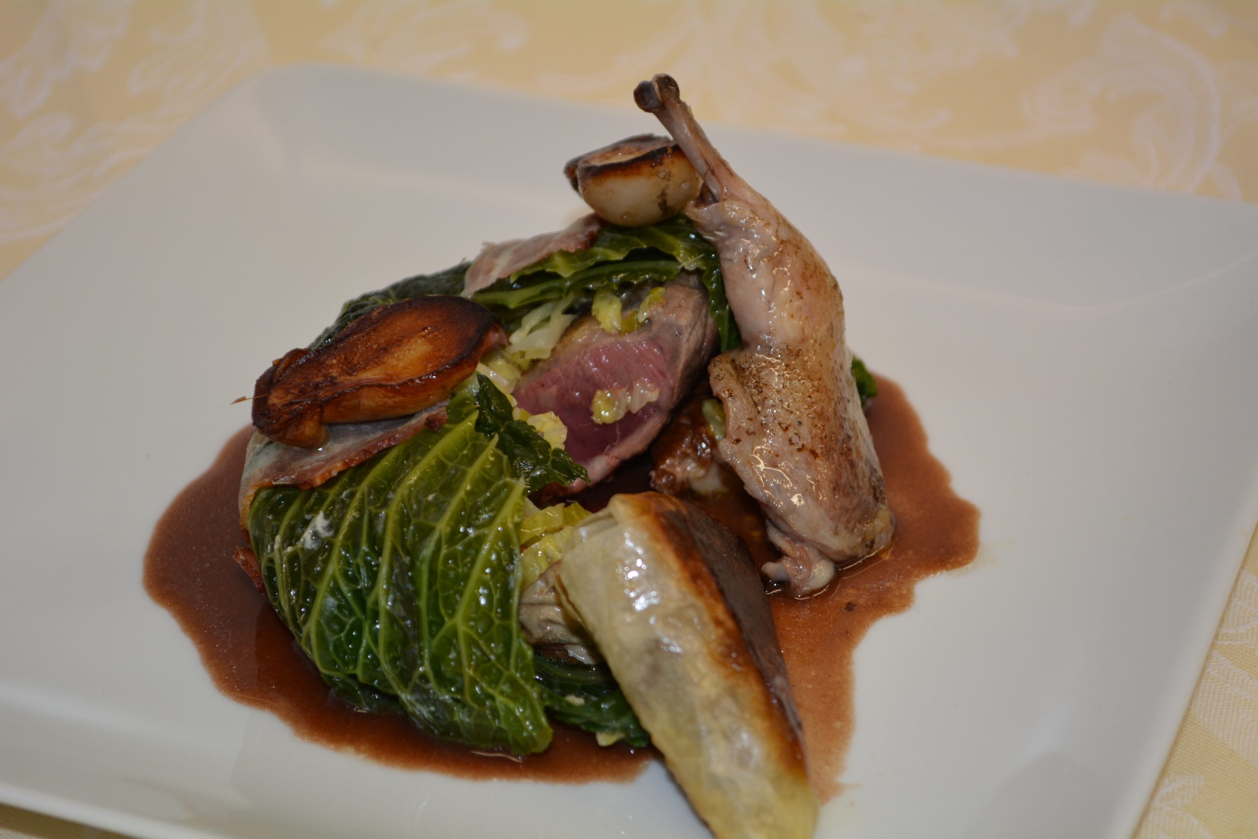 Chartreuse de pigeon au foie gras frais et chou compoté - Cuisine Passion